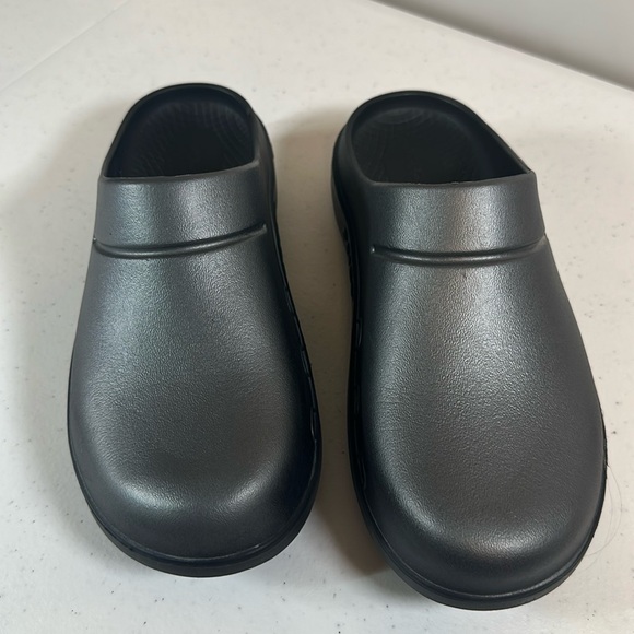 OOFOS | Shoes | Oofos Oocloog Recovery Clogs | Poshmark